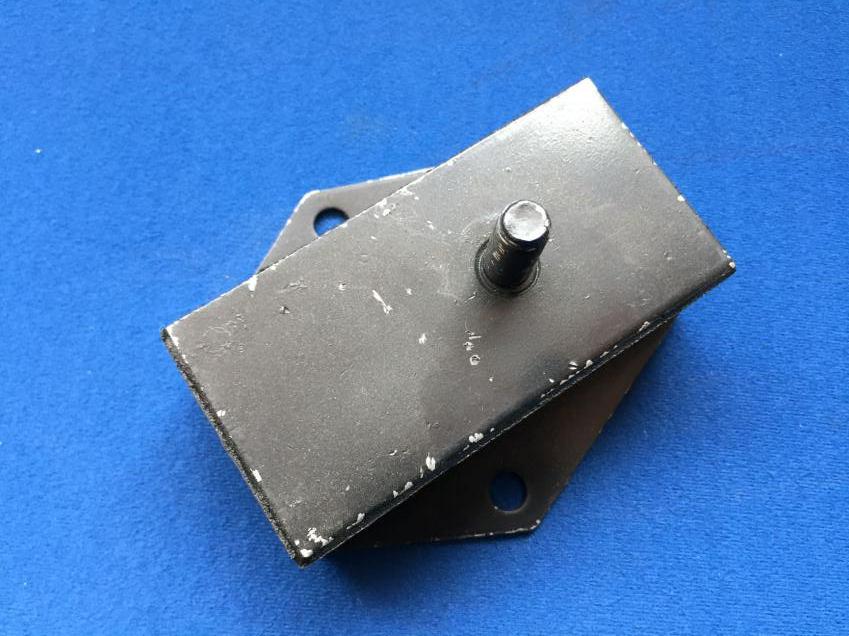 TR2/3A ENGINE MOUNT – TRGB