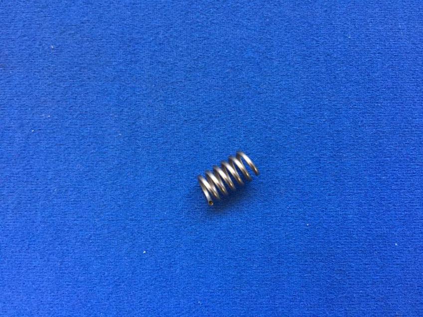 TR6 CENTRE CAP SPRING – TRGB