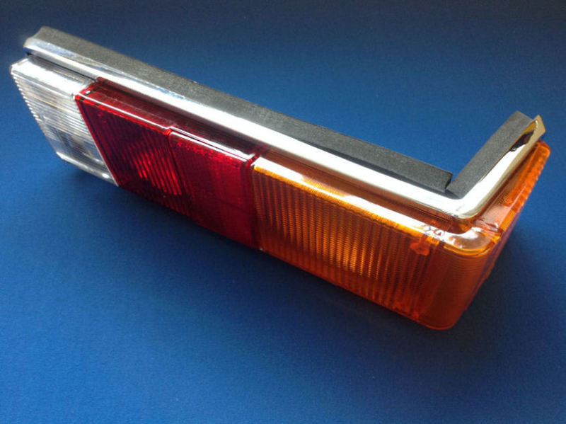 TR6 COMPLETE REAR LIGHT ASSEMBLY RIGHT HAND NEW – TRGB